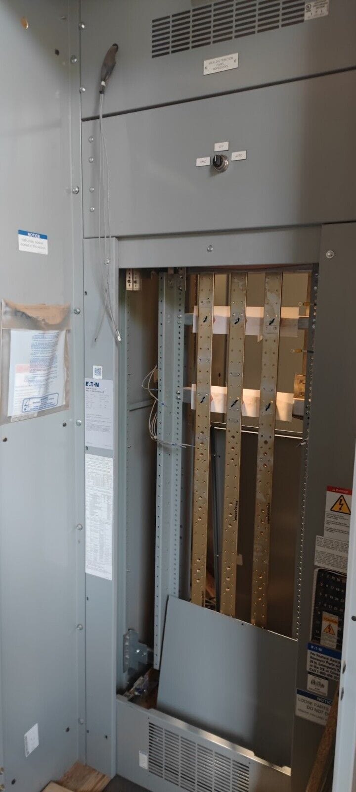 Switchboard/Panelboard EATON POW-R-LINE PRL-C, 800 AMP, 480Y/277V, 3PH ...