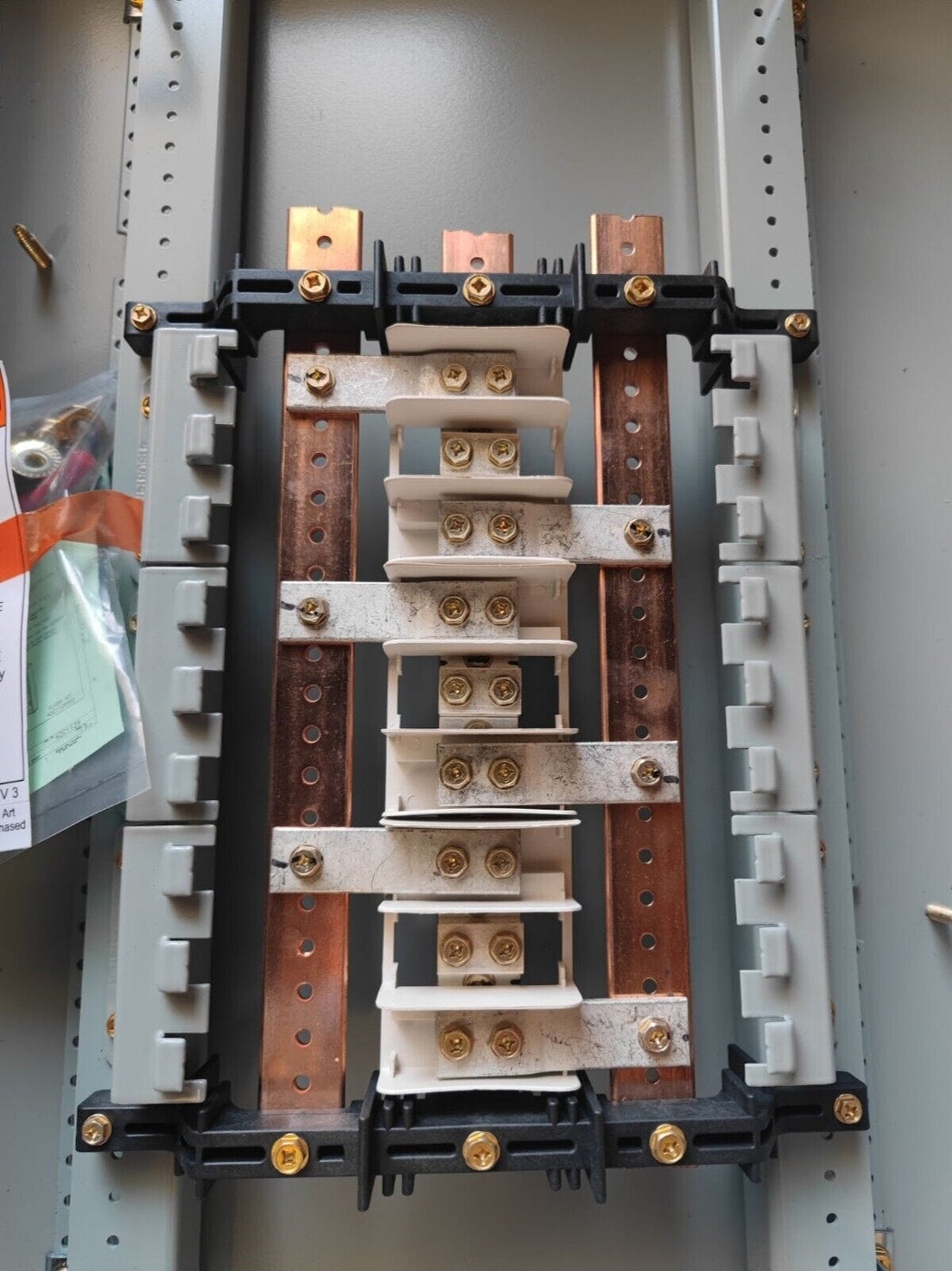 Panelboard EATON PRL1x, 100 AMP, 208Y/120V, 3PH/4W, 18Sp, NEMA 3R, 36 ...