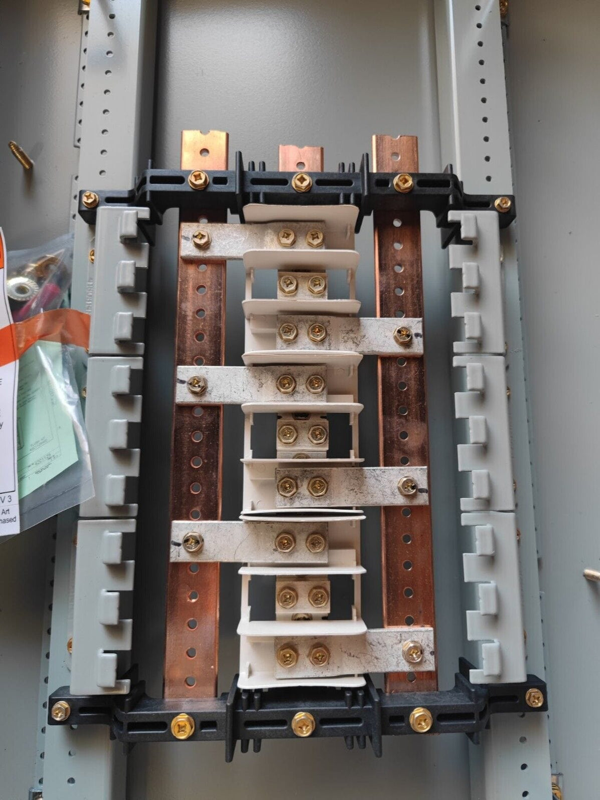 Panelboard EATON PRL1x, 100 AMP, 208Y/120V, 3PH/4W, 18Sp, NEMA 3R, 36 ...