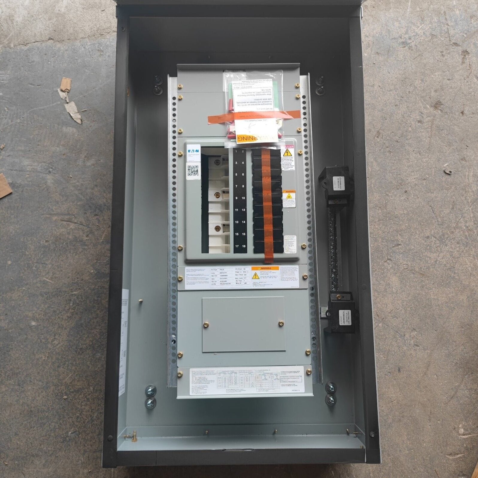 Panelboard EATON PRL2X, 100 AMP, 480Y/277V, 3PH/4W, 18Sp, NEMA 3R, 36 ...