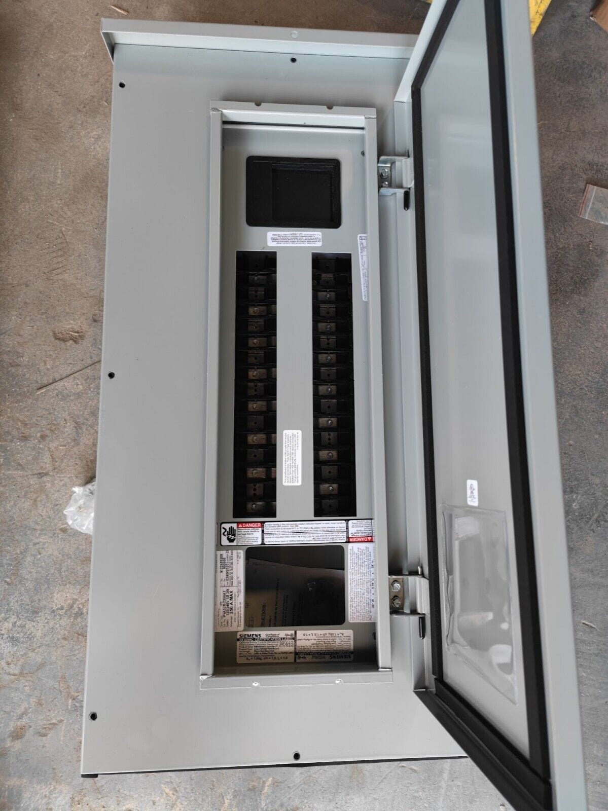 PANELBOARD SIEMENS, 250 AMP, 240/120V, 1PH/3W, 30Sp, SINGLE PHASE, NEM ...