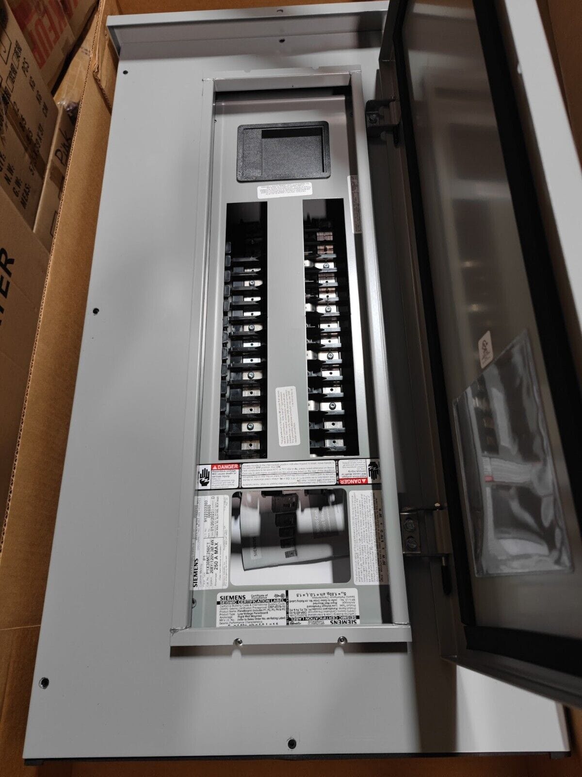 PANELBOARD SIEMENS, 250 AMP, 208Y/120V, MLO, 3PH/4W, 30Sp, NEMA 3R/12 ...