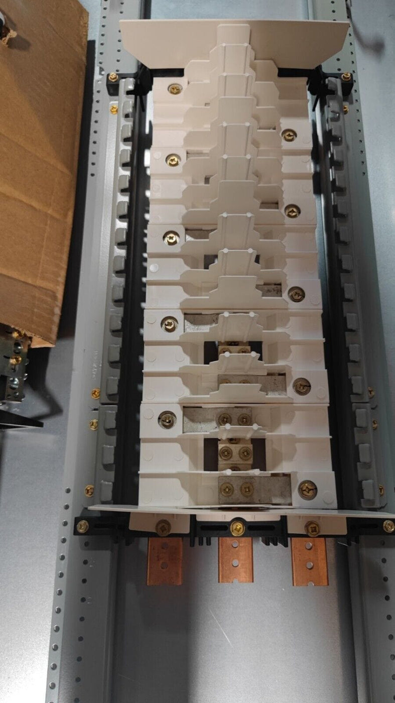 Panelboard EATON PRL2x, 100 AMP, 480Y/277V, 3PH/4W, 30Sp, NEMA 1, 48 i ...