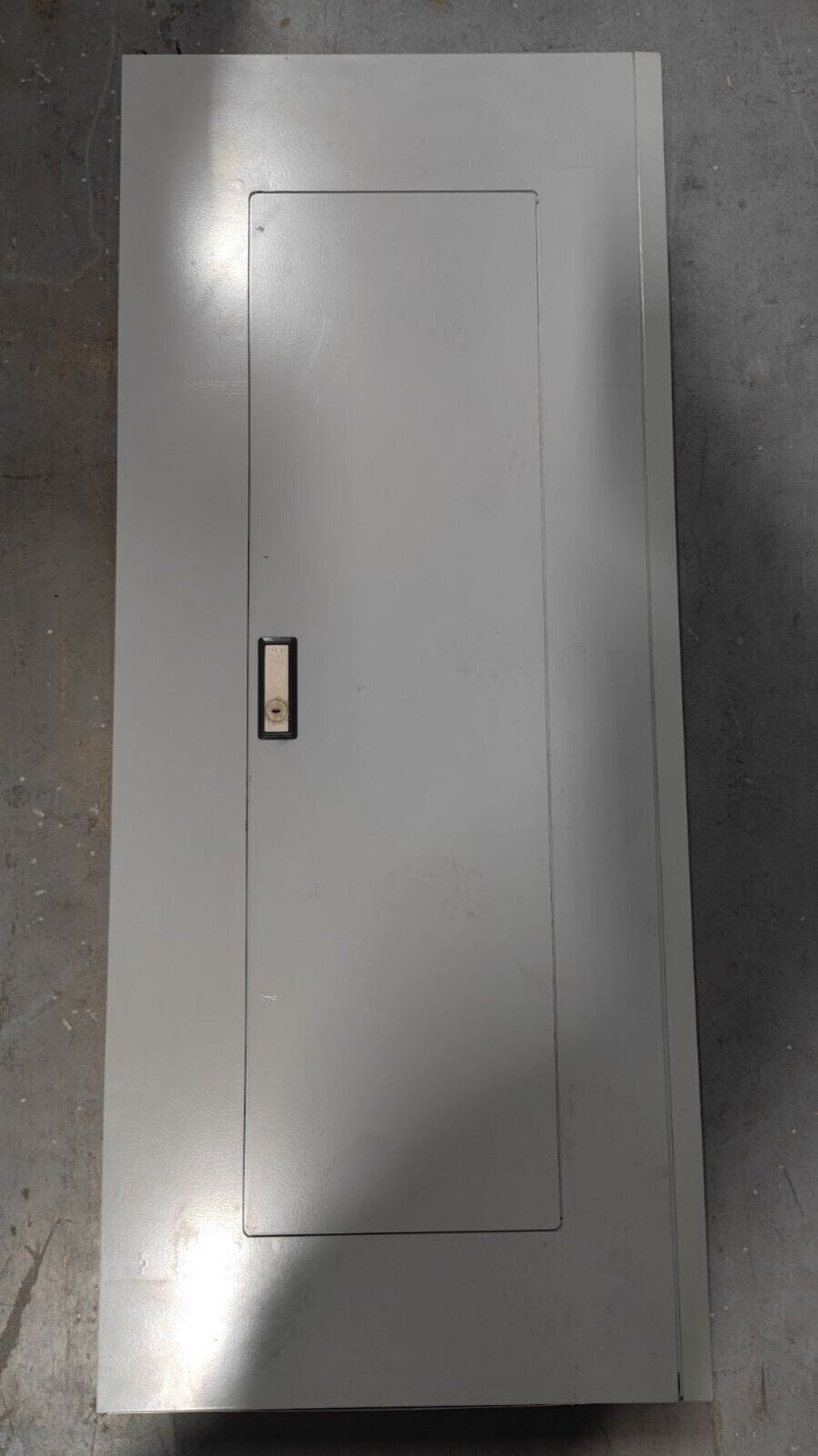 Panelboard EATON PRL2x, 100 AMP, 480Y/277V, 3PH/4W, 30Sp, NEMA 1, 48 i ...