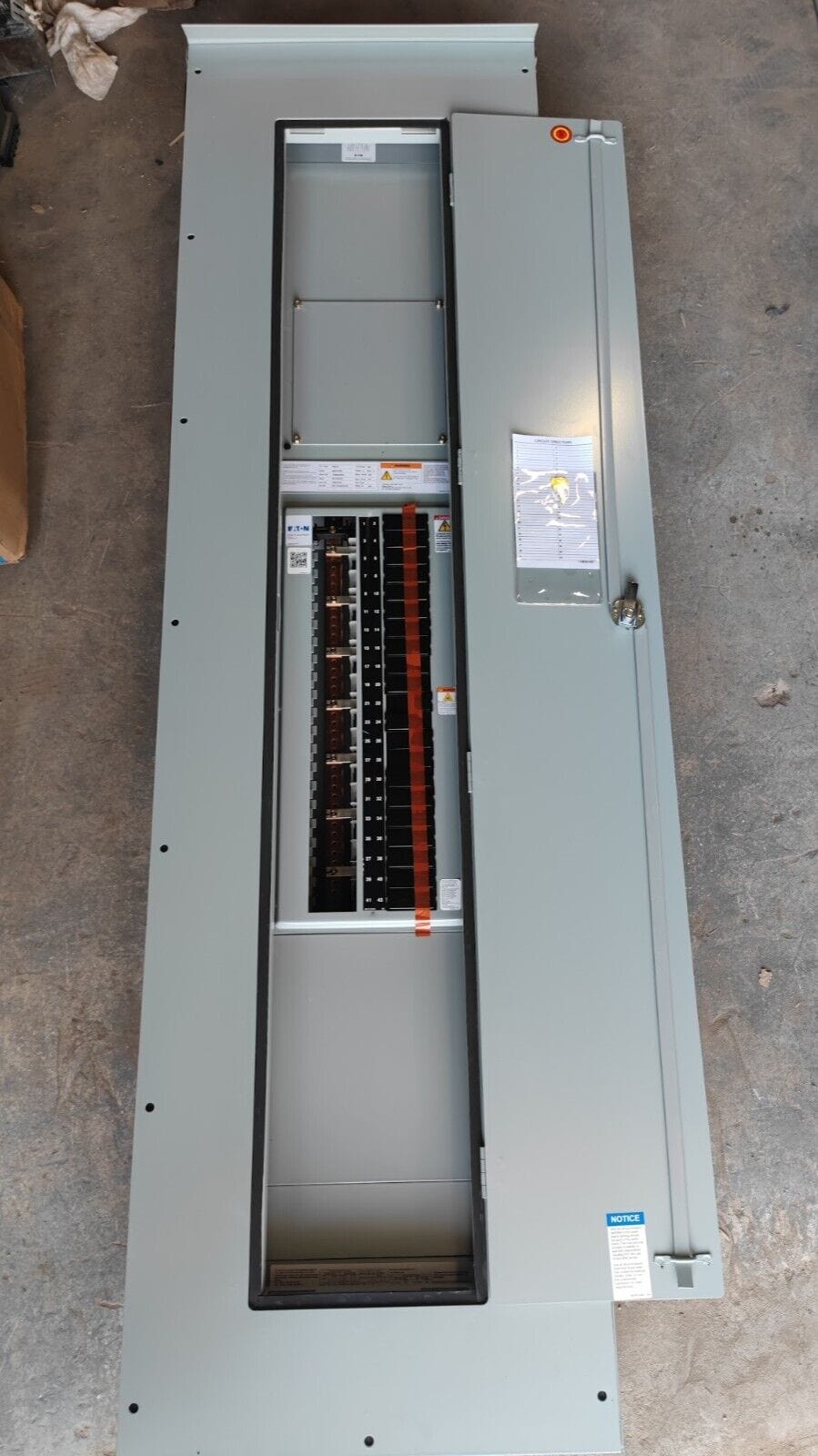 Panelboard EATON PRL1x, 400 AMP, 208Y/120V, 3PH/4W, 42Sp, NEMA 3R, 72 ...