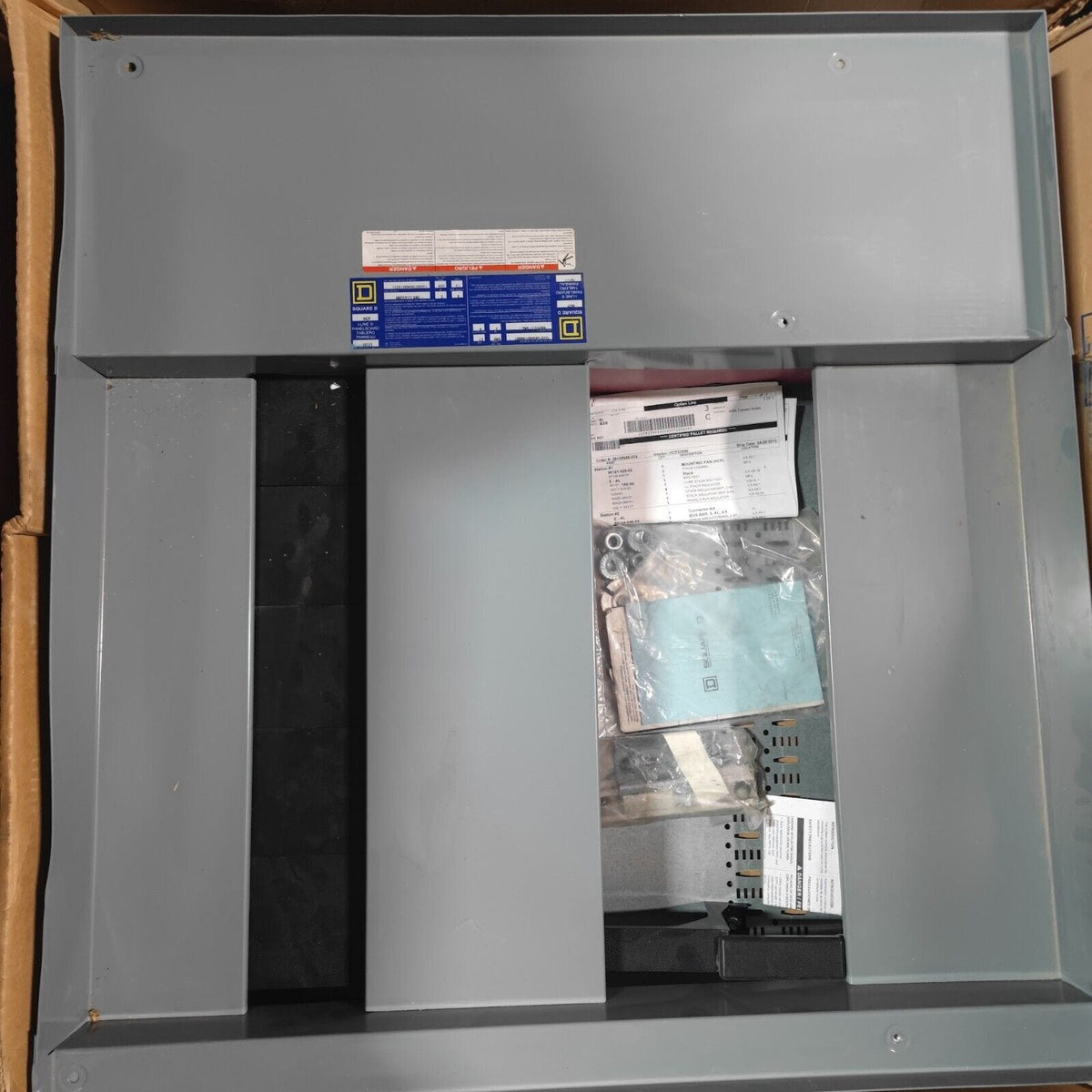 Panelboard Square D HCP, 600A, 600 VAC / 250 VDC, 3PH/3W, 45 Inch ...