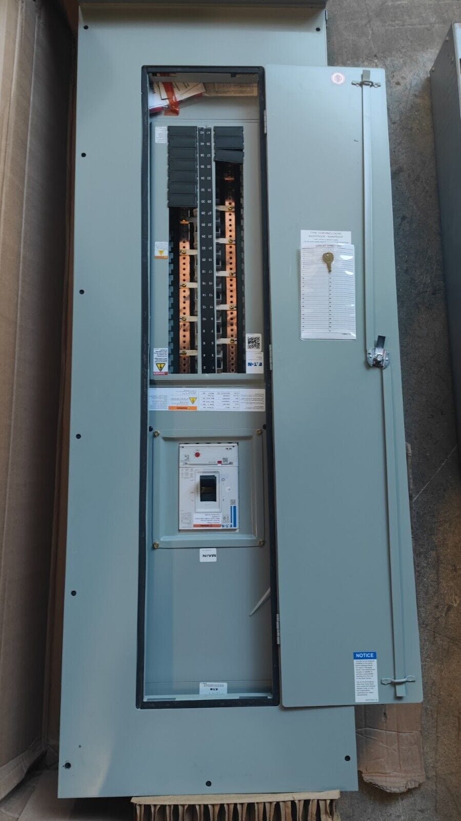 Panelboard EATON PRL1x, 400A, 208Y/120V, 3PH/4W, MLO, 42Sp, NEMA 3R, 6 ...