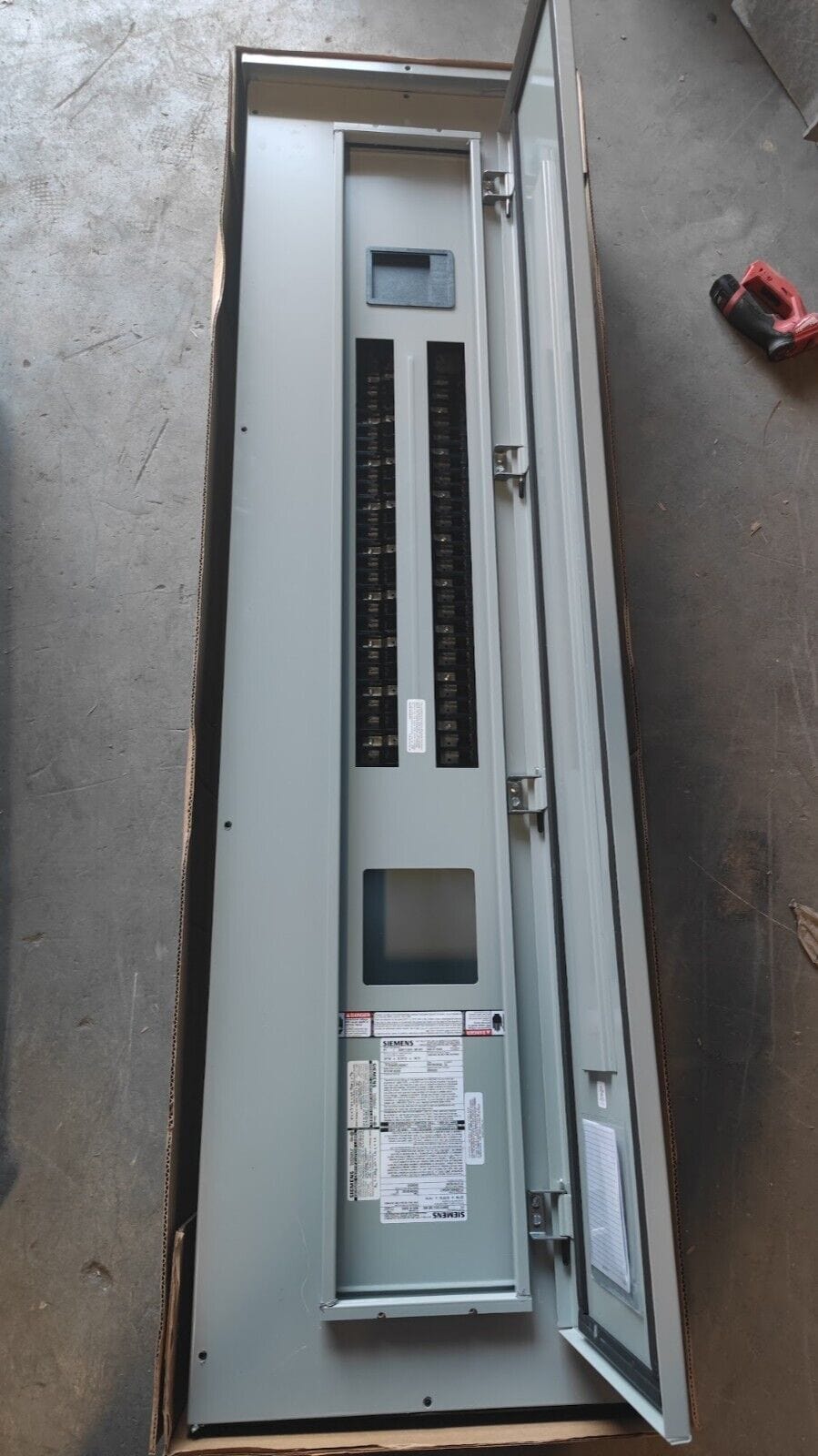 PANELBOARD SIEMENS, 400 AMP, 480Y/277V, MLO, 3PH/4W, 54Sp, NEMA 3R, 74 ...