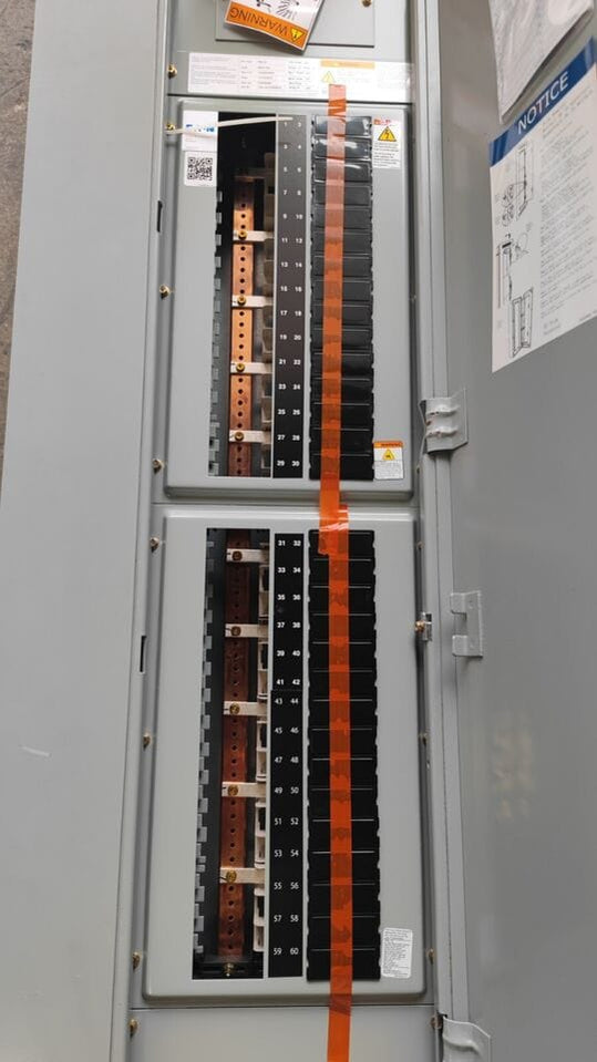 Panelboard EATON PRL1x, 225 AMP, 208Y/120V, 3PH/4W, 60Sp, NEMA 1, 60 I ...