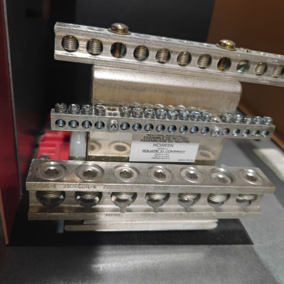 Panelboard Square D HCP, 600A, 600 VAC / 250 VDC, 3PH/3W, Nema 3R, 45 ...